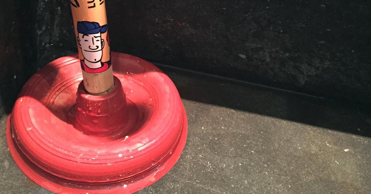 Afvoer verstopt? 5 tips om het zelf snel op te lossen - De Rioolkrak